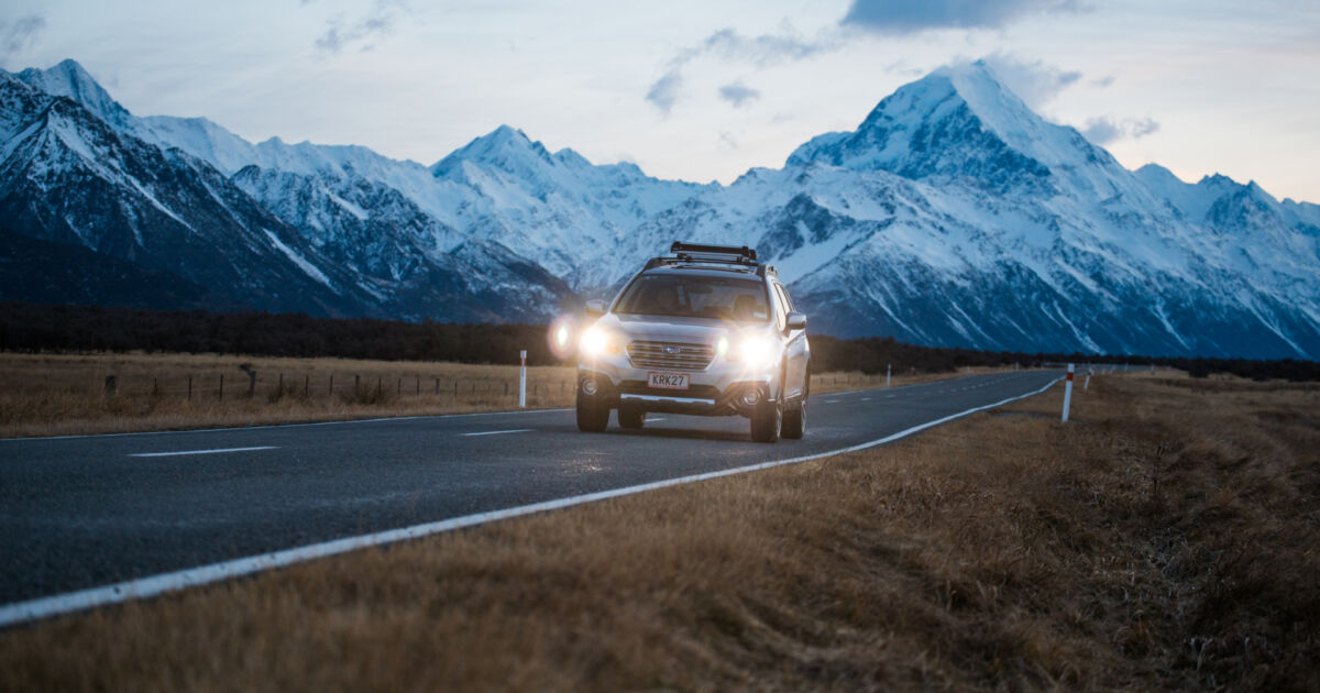 Luxury Car Rental - Hotel Montreal